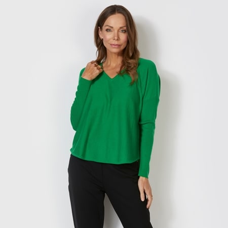 TVSN - Bridge & Lord Princess Vee Slim Fit Curved Hem Vee Pullover